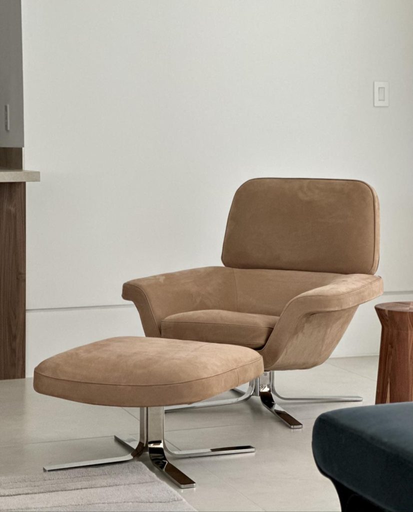Minotti Blake soft armchair + footrest | Cam Studio